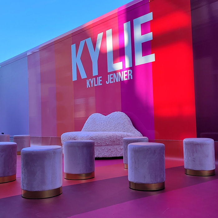 Expandable Single - eila.de